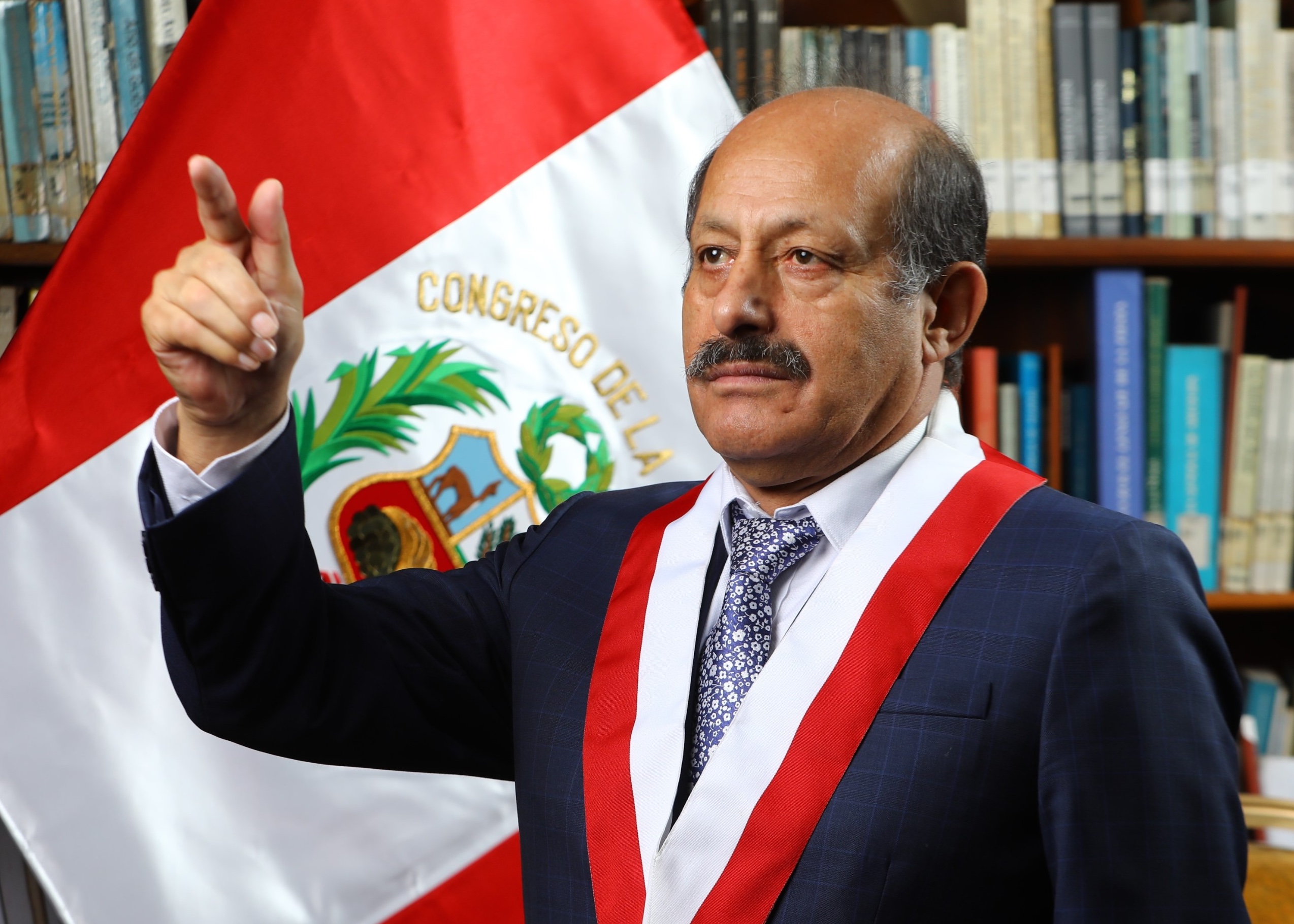 Página Oficial de Héctor Valer | Juntos por un Perú Mejor